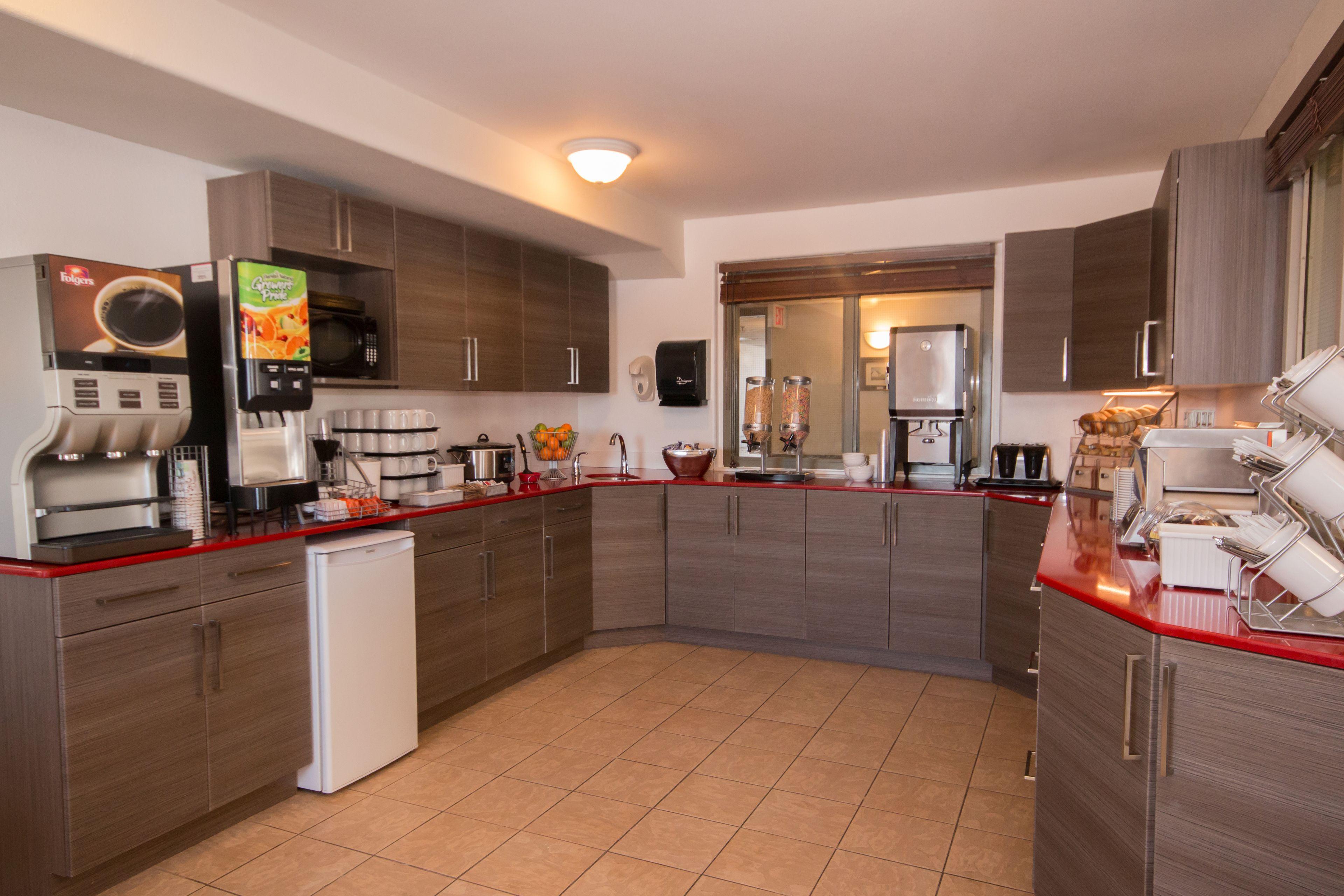 SUPER 8 BY WYNDHAM TRURO NS HOTEL | CANADA | SEASON DEALS FROM $92